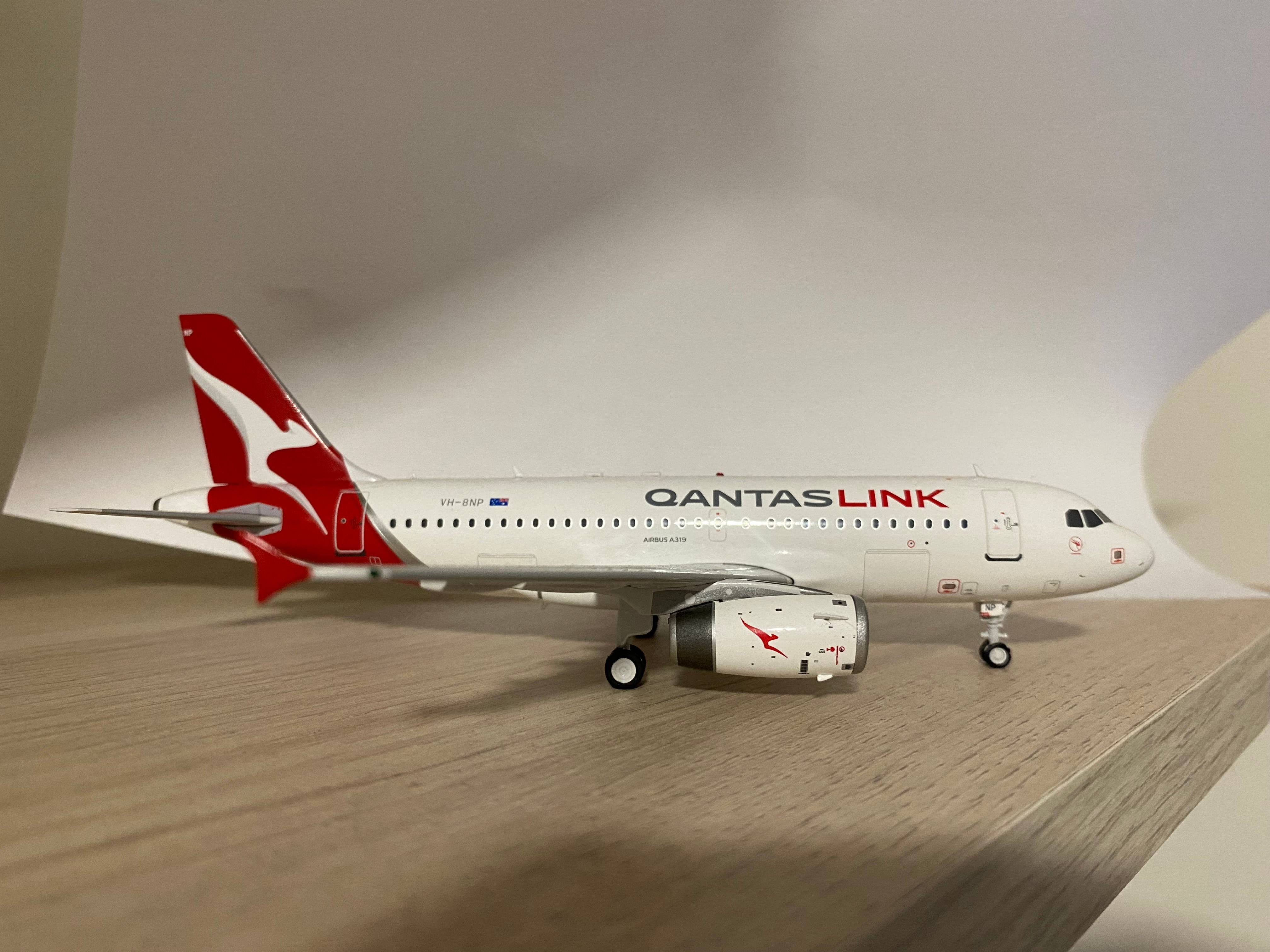 Inflight200 1:200 QantasLink Airbus A319 IF319QF0624 | MADb
