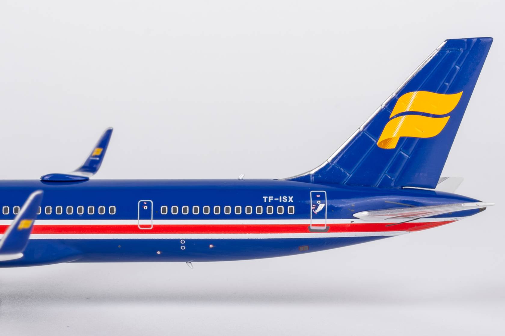 NG Models 1:400 Icelandair Boeing 757-300 w/ Winglets 45009 | MADb